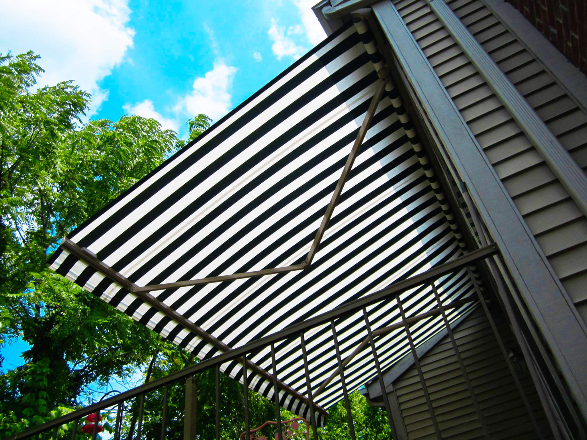 The Eclipse| Retractable Awning | Eclipse Shading